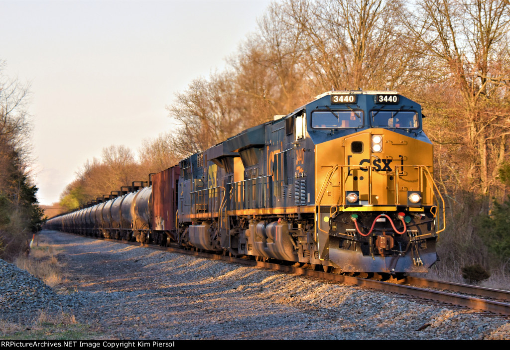 CSX 3440 Crude Oil Loads